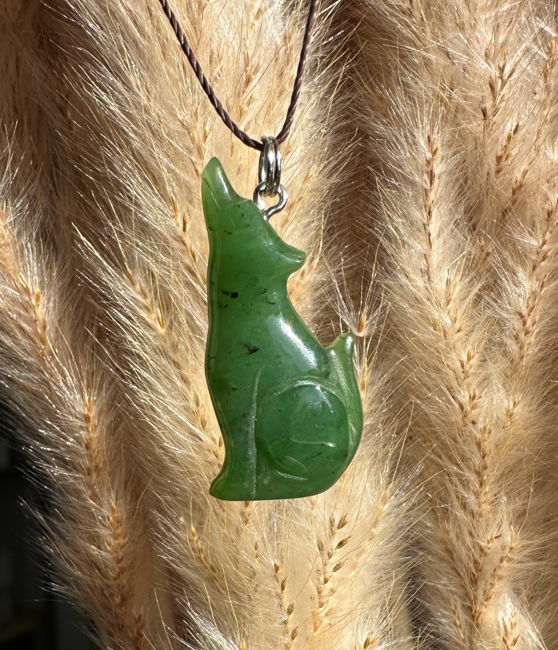 Jade Pendant, Wolf 30mm – Jade Mine